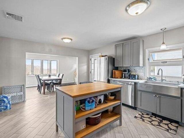 house with 3 bedroom, Johnston RI DS103444725