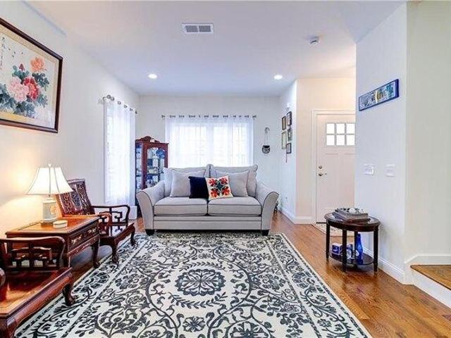 house with 3 bedroom, Johnston RI DS103432494