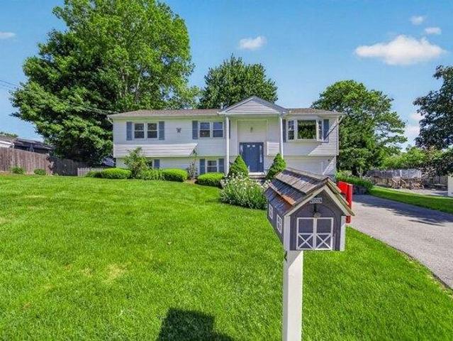house with 3 bedroom, Johnston RI DS104189089