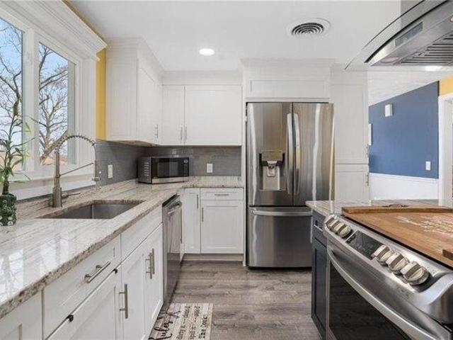 house with 3 bedroom, Johnston RI ES103016654