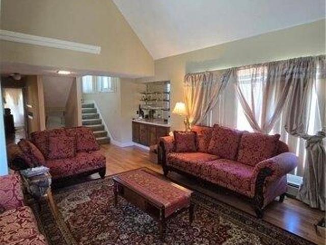 house with 3 bedroom, Johnston RI ES103017503