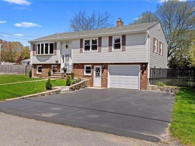 house with 3 bedroom, Johnston RI ES103186552