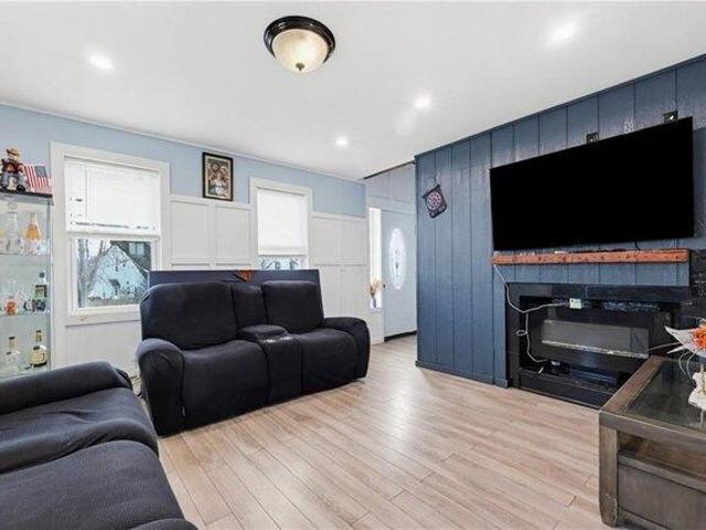 house with 3 bedroom, Johnston RI ES103444691