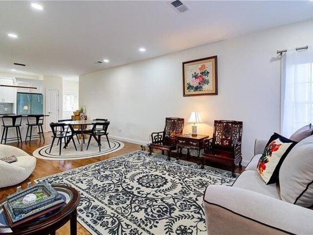 house with 3 bedroom, Johnston RI ES103432494