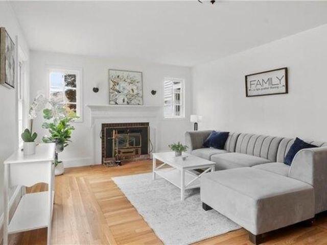 house with 3 bedroom, Johnston RI ES104008869