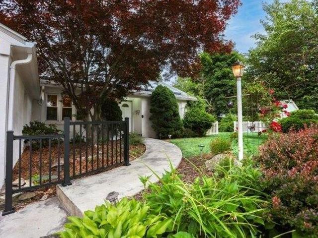 house with 3 bedroom, Johnston RI ES104237847