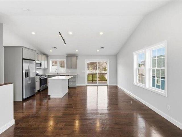house with 3 bedroom, Johnston RI ES104300076