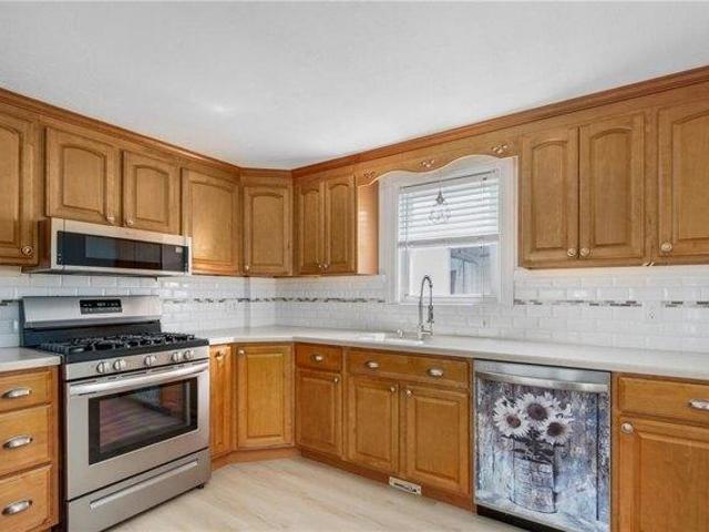 house with 3 bedroom, Johnston RI ES105079672