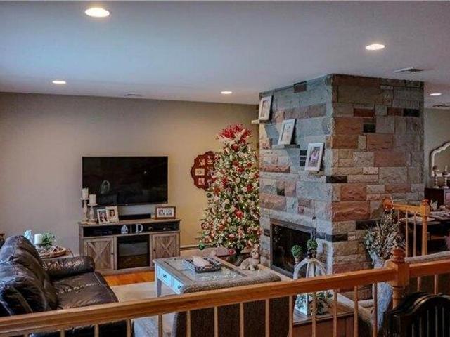 house with 3 bedroom, Johnston RI ES105126493