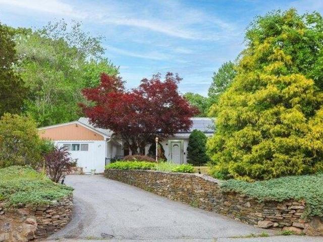 house with 3 bedroom, Johnston RI ES105204007
