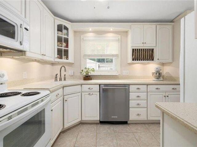 house with 3 bedroom, Johnston RI ES105204608