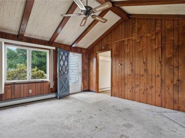 house with 3 bedroom, Johnston RI ES105232169