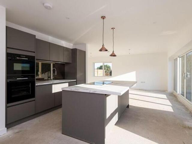 House With 3 Bedroom Kent Kent DS88383926