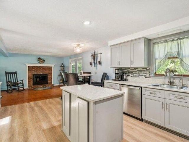 house with 3 bedroom, Kensington NH DS104263885