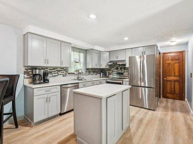 house with 3 bedroom, Kensington NH ES104848624