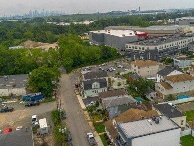 house with 3 bedroom, Kearny NJ ES104833269