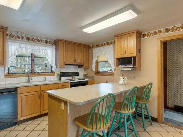 house with 3 bedroom, Keene NH DS102634536