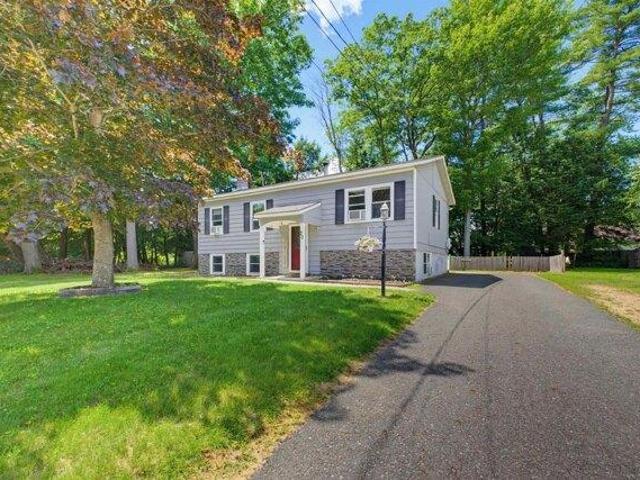 house with 3 bedroom, Keene NH DS104188418