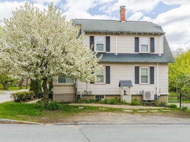 house with 3 bedroom, Keene NH ES103037439