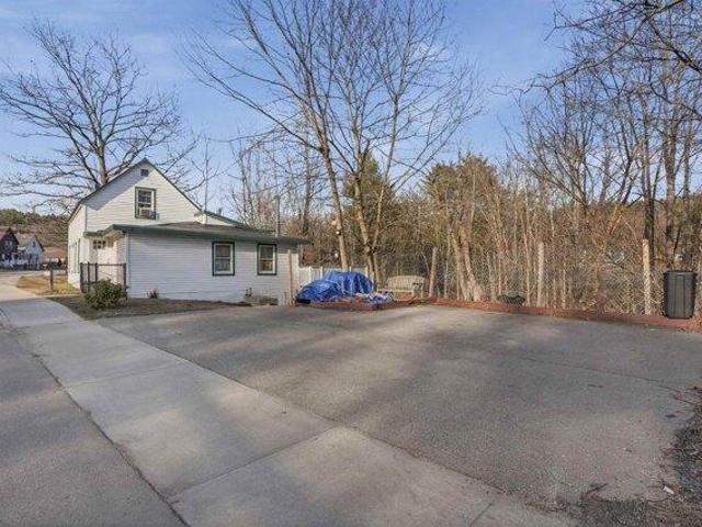 house with 3 bedroom, Keene NH ES103440594