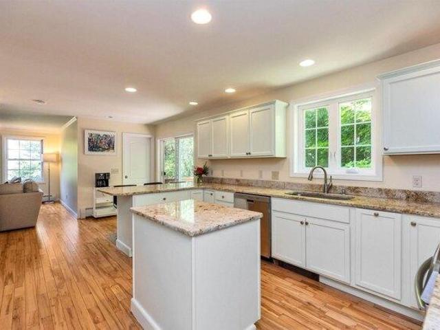 house with 3 bedroom, Keene NH ES103436076