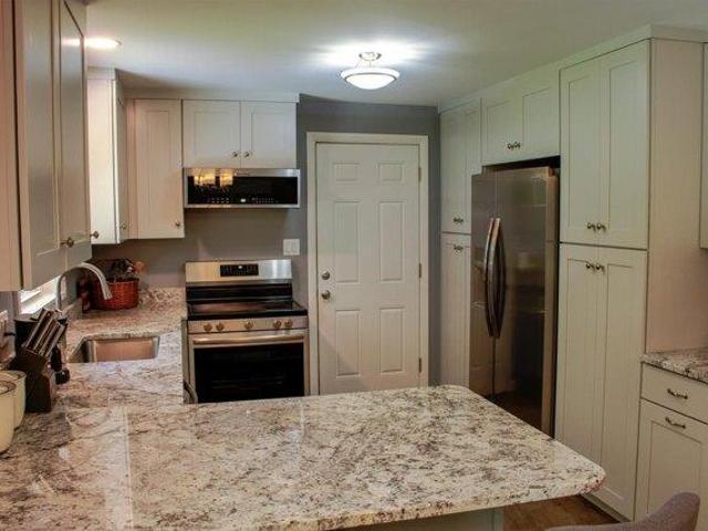 house with 3 bedroom, Keene NH ES103852286