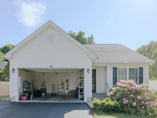 house with 3 bedroom, Keene NH ES104190820