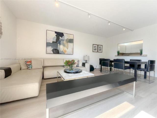 house with 3 bedroom, Key Biscayne FL FL DS102396392