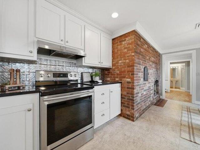house with 3 bedroom, Kingston NH DLS102155535