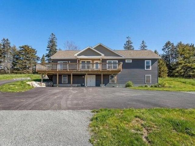 house with 3 bedroom, Lamoine ME DS104010260