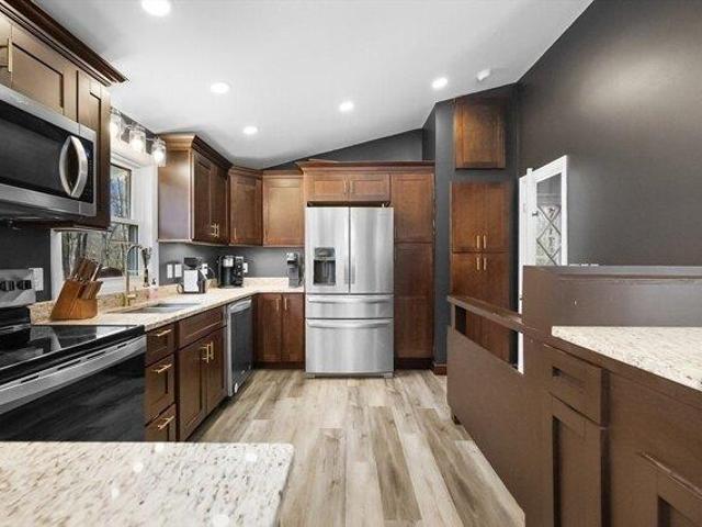 house with 3 bedroom, Lancaster MA DLS102475479