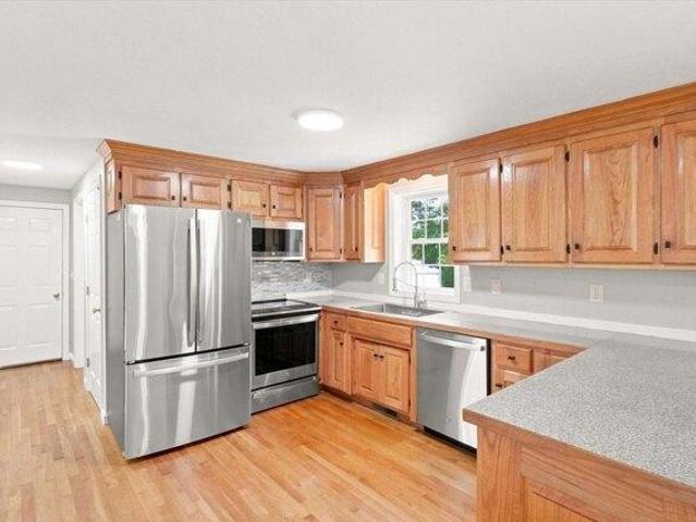 house with 3 bedroom, Lancaster MA ES105095025