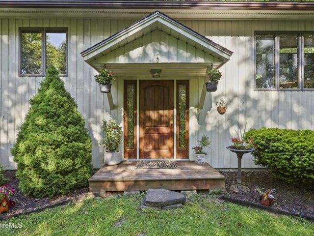 house with 3 bedroom, Lanesborough MA ES104045317