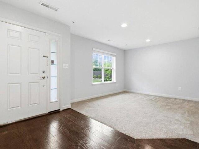house with 3 bedroom, Lanham MD ES104909473