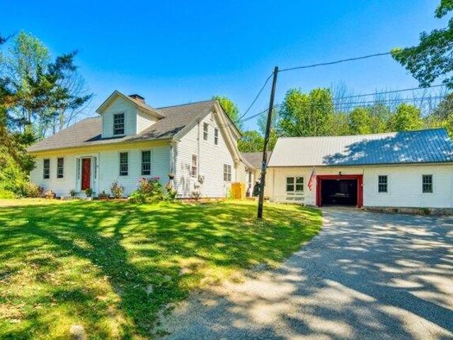 house with 3 bedroom, Laconia NH DLS101858669
