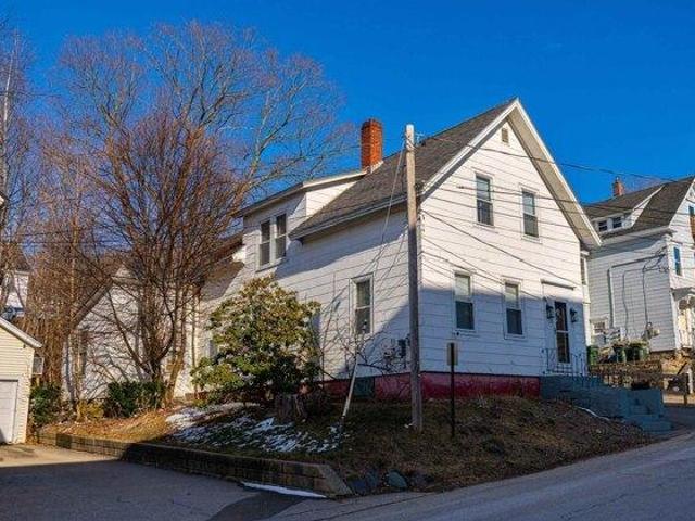house with 3 bedroom, Laconia NH DLS102254715