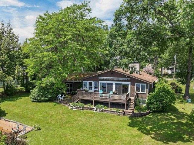 house with 3 bedroom, Laconia NH DLS102668438