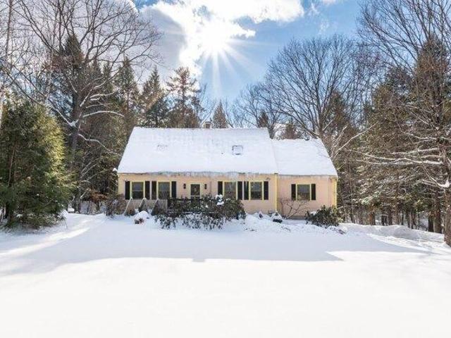 house with 3 bedroom, Laconia NH DS101628599