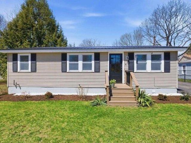 house with 3 bedroom, Laconia NH DS102708733