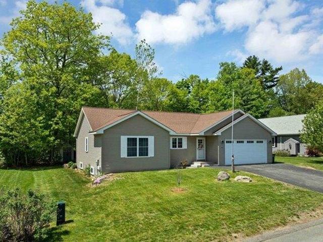 house with 3 bedroom, Laconia NH DS102780338