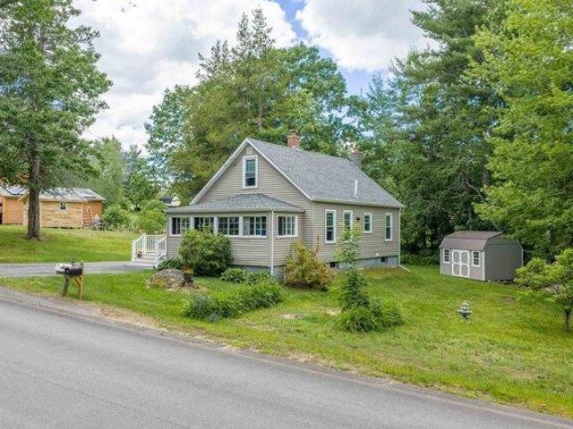 house with 3 bedroom, Laconia NH ES104044406