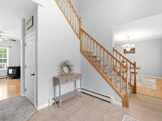 house with 3 bedroom, Laconia NH ES105094374