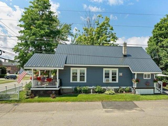 house with 3 bedroom, Laconia NH ES105113145