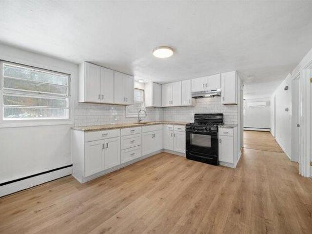 house with 3 bedroom, Laconia NH ES105160484