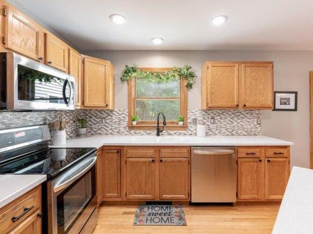 house with 3 bedroom, Laconia NH ES105206545