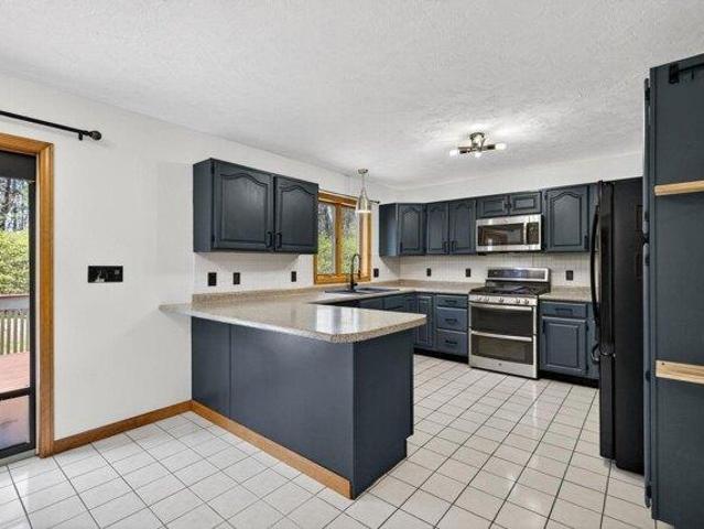 house with 3 bedroom, Laconia NH ES103251138