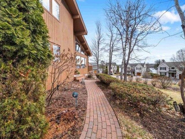 house with 3 bedroom, Laconia NH ES103442465