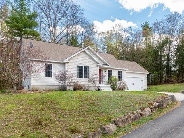 house with 3 bedroom, Laconia NH ES103496095