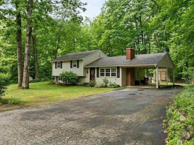 house with 3 bedroom, Laconia NH ES103626779
