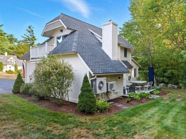 house with 3 bedroom, Laconia NH ES103665524